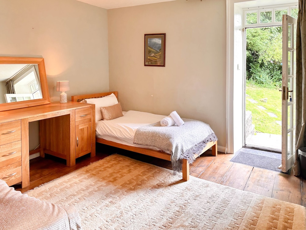 A Fantastic, Spacious, Holiday Home Which Comfortably Sleeps 12 Guests And 2 Well Behaved - Askrigg