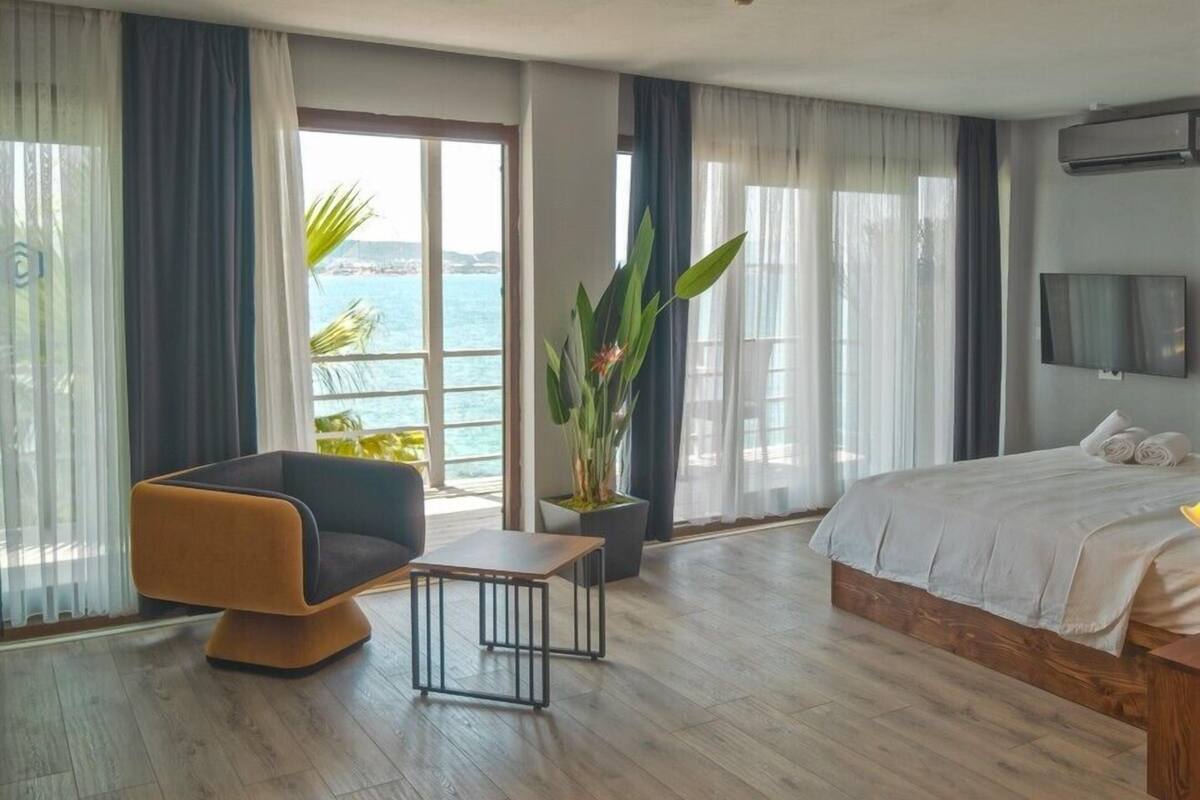 Quarto Panorâmico | 1 quarto, cofre no quarto, secretária, cortinas/cortinados opacos