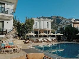 Piscina externa sazonal