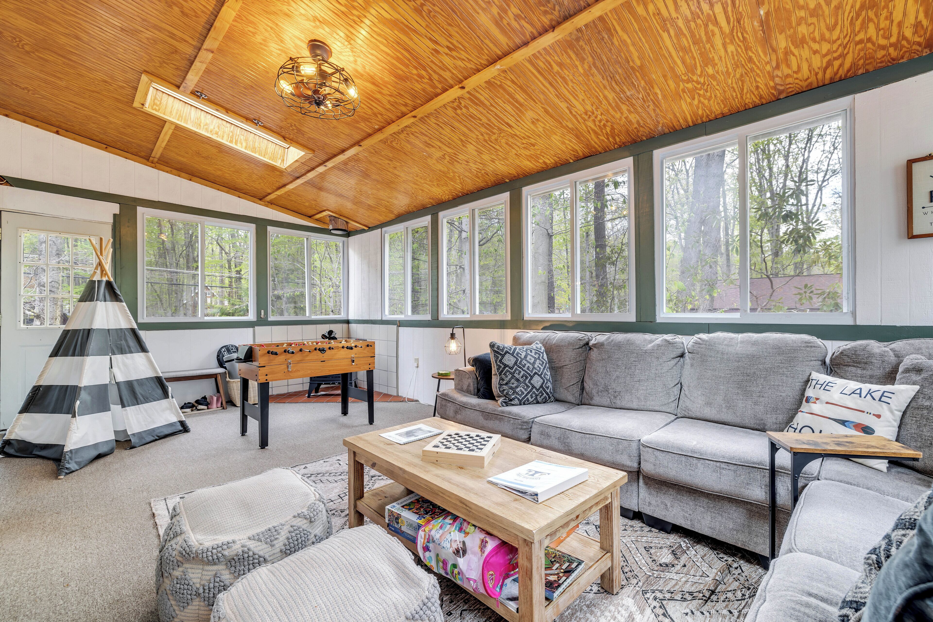 Beach Access,mini Golf,firepit,game Rm - Pocono Lake