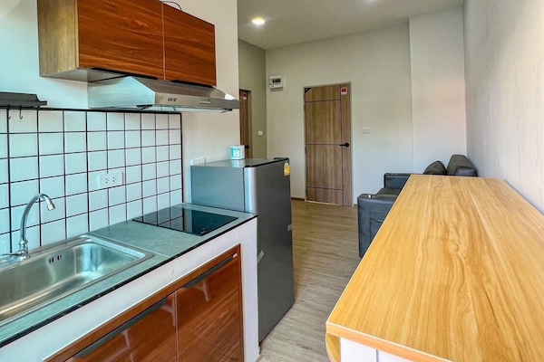 Televisor de ecrã plano de 32 polegadas com canais digitais