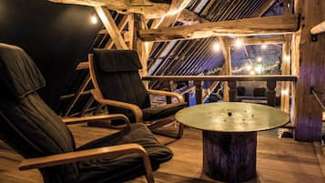 Casa, 2 quartos, fumadores, banheira de hidromassagem grande | Interior