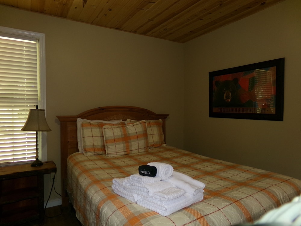 Private Retreat At The Waters Edge Of One Of Ne Ga Premier Trout Streams. - Cleveland, GA