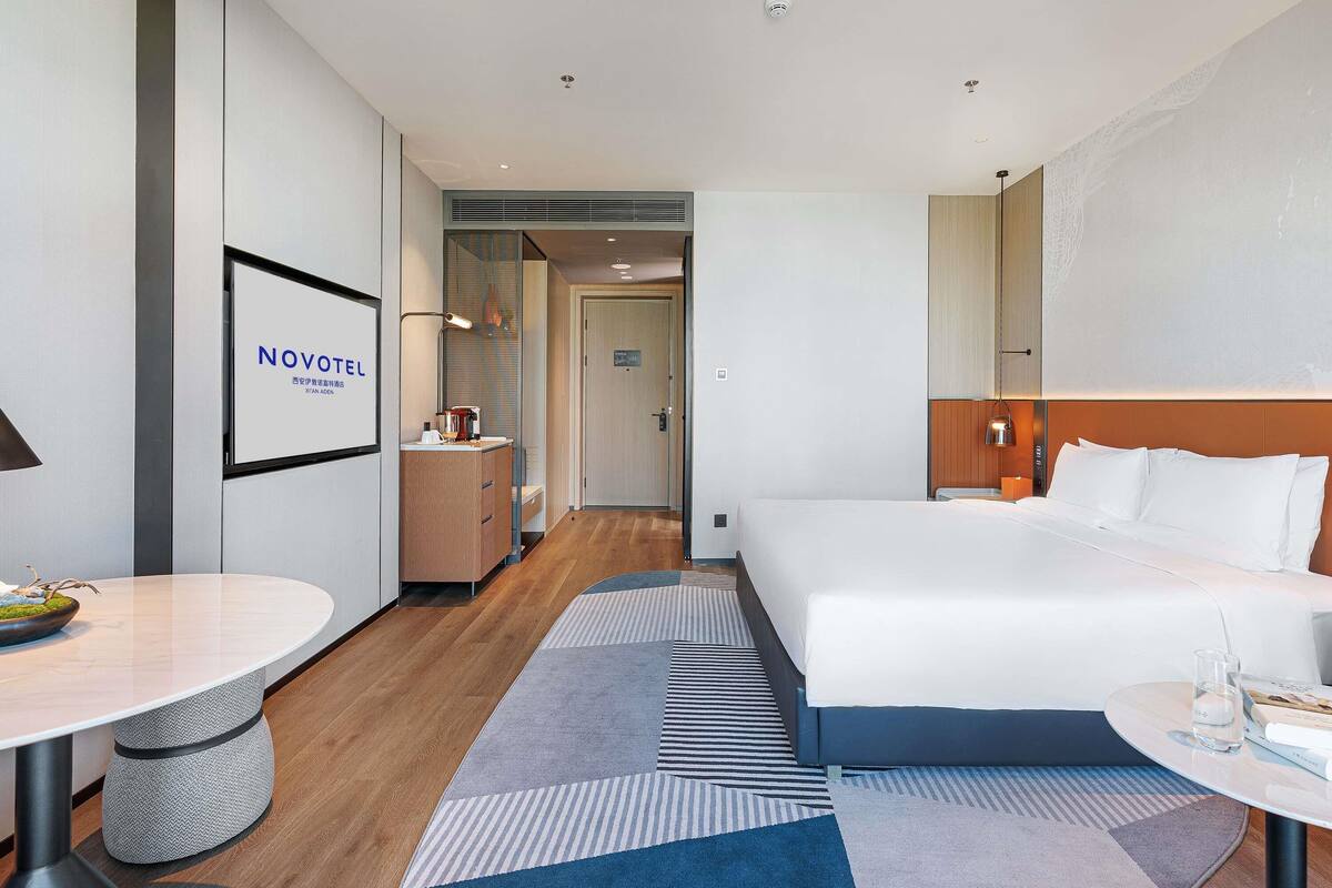 Quarto executivo, 1 cama King, acesso ao Club Lounge | Cofres nos quartos, escrivaninha, espaço de trabalho para notebook