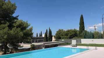 Quarto, 1 quarto, acessível, varanda | Piscina | Piscina exterior