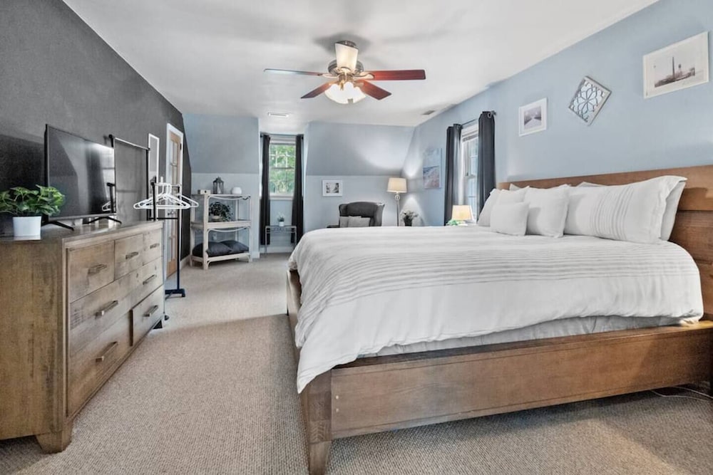 Versatile Rva Oasis On Monument Ave; Pool Is Open! - Richmond, VA