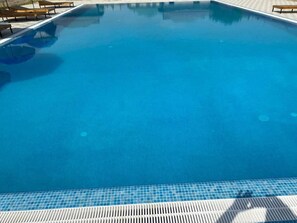 Piscina exterior sazonal