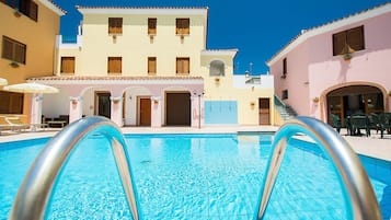 Apartamento, vários quartos, varanda | Piscina | Piscina exterior