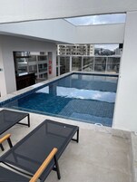 Apartamento superluxo | Piscina | Piscina externa