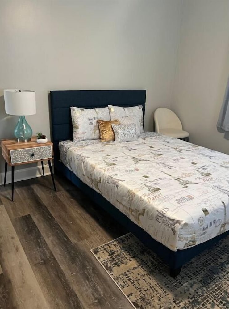 Cozy & Spacious 2br 1bath Duplex Near Everything - Valdosta