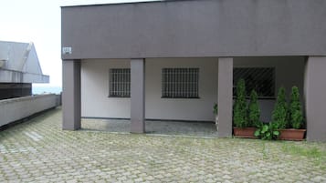Apartamento, 2 quartos, varanda, Vista para a cidade | Exterior