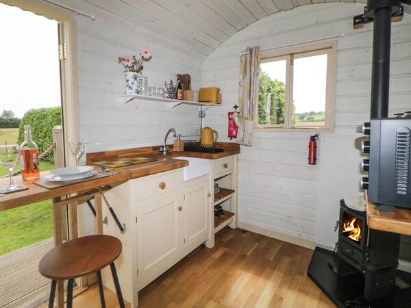 Flora's Hut - Cornwall