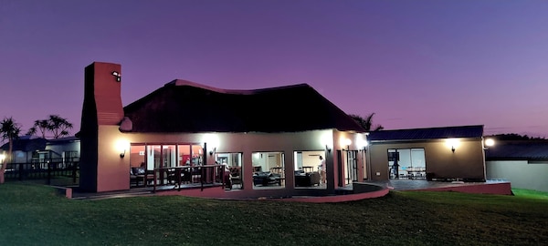 Umbono Private Lodge - Western Cape