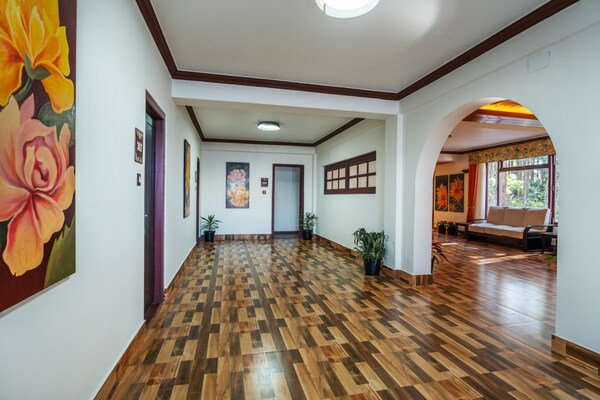 Summit Sherpa Mountain Inn - Kalimpong