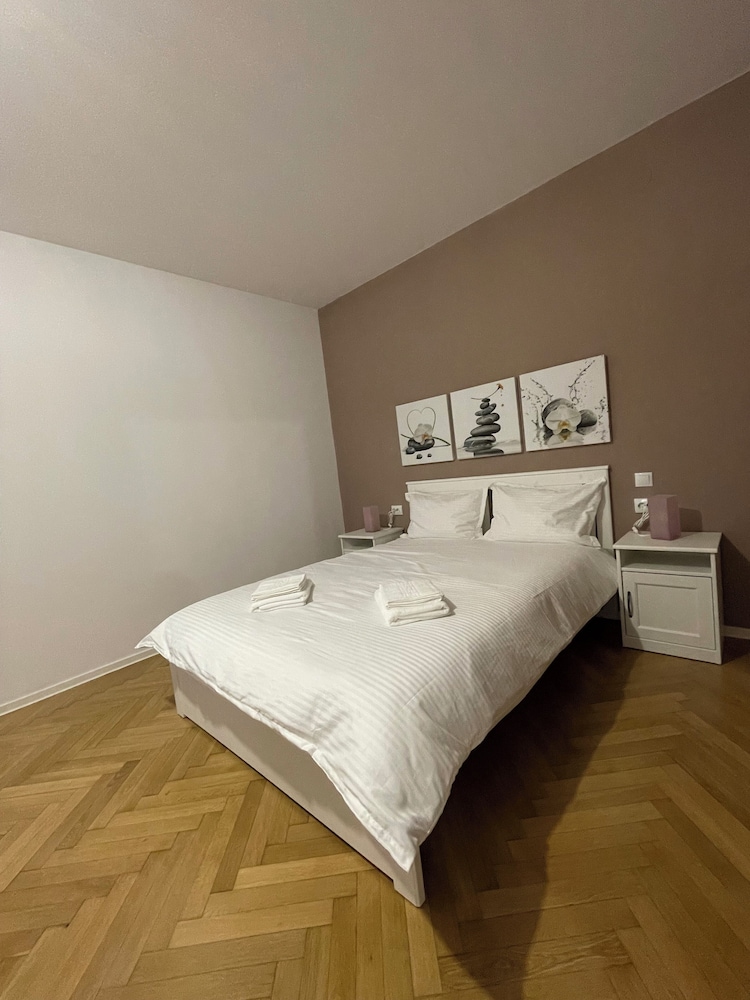 Schei Central Double Studio In The Heart Of Brasov - Transylvania