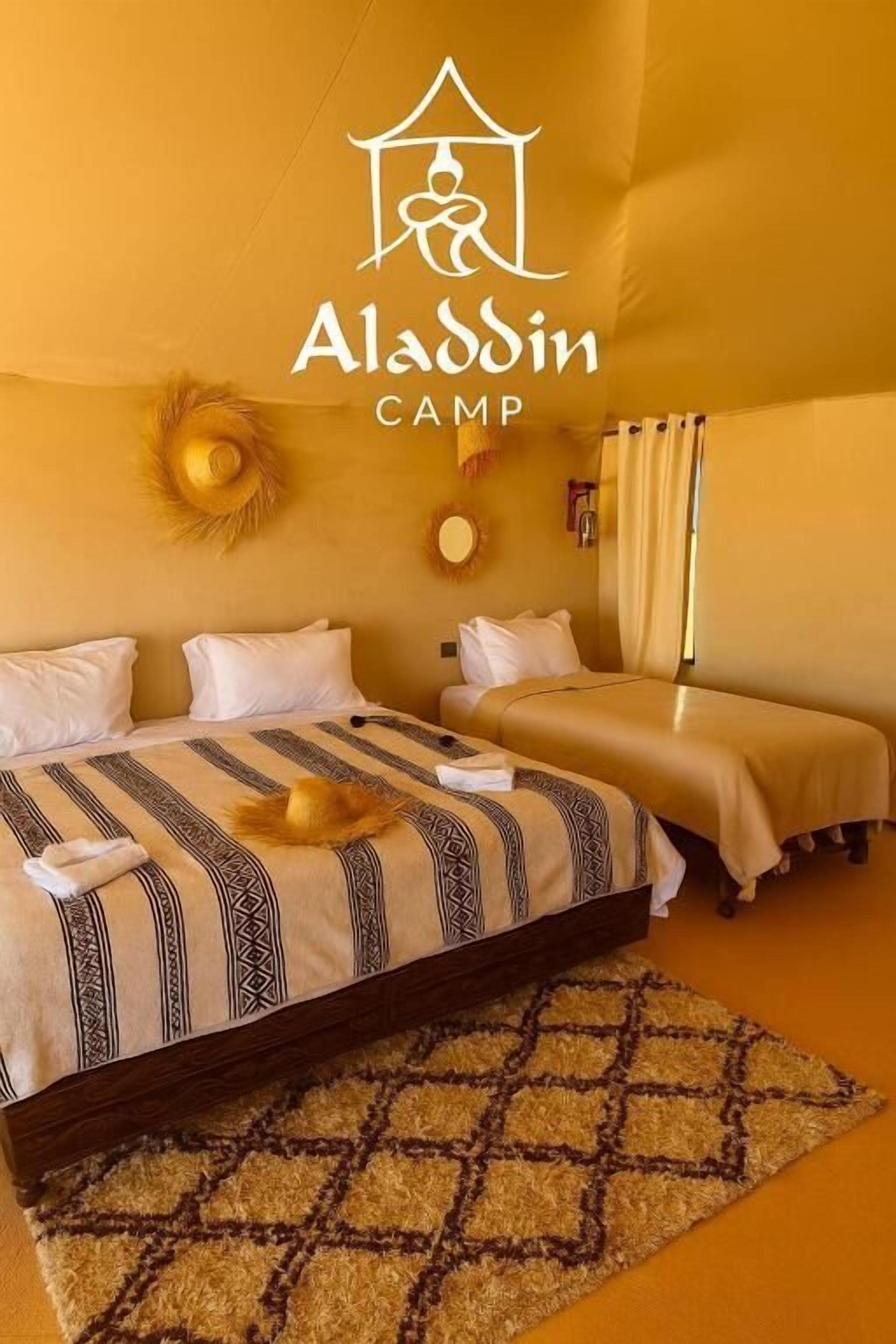 Secretária, quartos insonorizados, Wi-fi grátis 