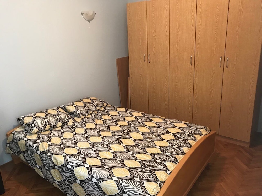 Great location of 1 BR apartment in center of Belgrade, Vracar, Slavija ...