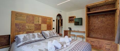 Apartamento família, 3 quartos, 2 banheiros (Wood House Livigno Ski in - Ski out) | 3 quartos, Wi-Fi de cortesia, roupa de cama