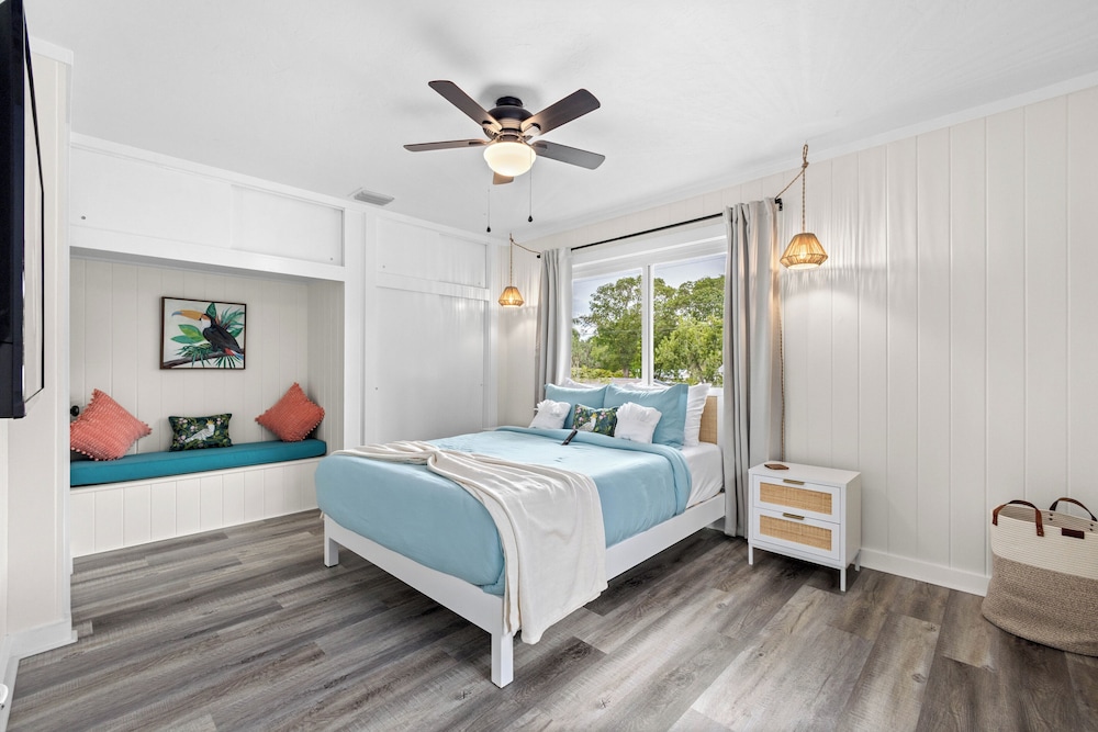 Luxury Villa Heated Saltwater Pool, Putt-Putt & Bocce, 2 Kings, Near ...