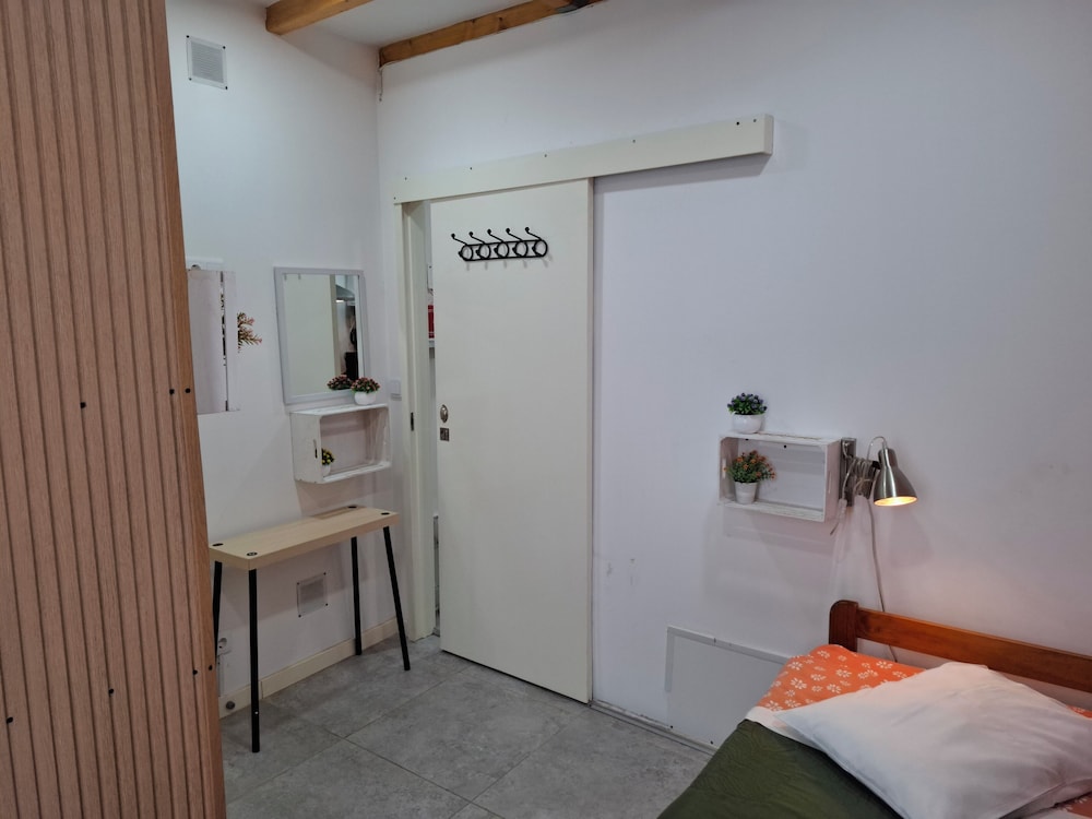 Casa Térrea Com 2 Suites E Cozinha Completa - Rc - Maia