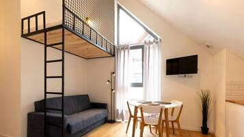 Estúdio superior | 1 quarto, roupas de cama antialérgicas, ferros/tábuas de passar roupa