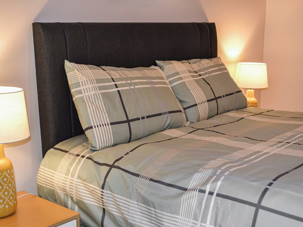 Spacious And Well Presented, Harbour Apartment Is Located In The Seaside Town Of Nairn. - Nairn