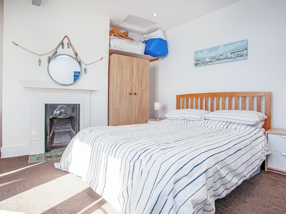 Mamhead View Is A Second Floor Apartment, Offering The Perfect Setting For A Coastal Getaway. - Topsham