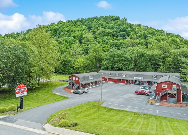 The Valley Inn - Maggie Valley, NC