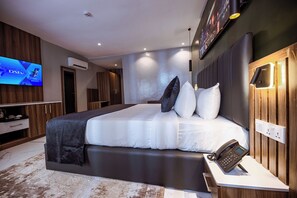 Quarto Superior, 1 cama queen-size, vista para o jardim | 1 quarto, lençóis de algodão egípcio, roupa de alta qualidade 