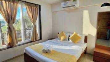 Vila superluxo, sacada | Roupas de cama premium, edredons de pluma