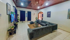 Apartamento, 2 quartos, fumadores, varanda | Sala de estar