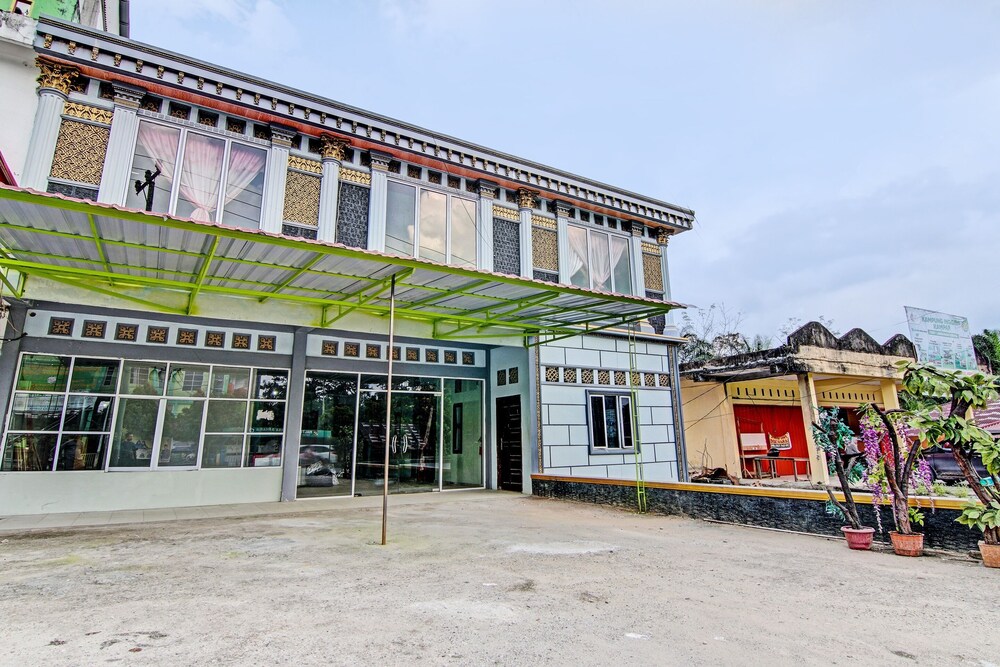 Oyo 92302 Salsa Homestay Syariah Near Pondok Pesantren Muallimin Muhammadiyah Bangkinang Kota - West Sumatra