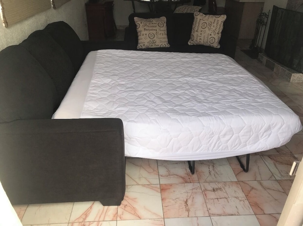 Bajamar Home In Gated Community. Pool Available And Near The Ocean. - Ensenada