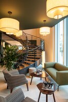 Área de estar no saguão