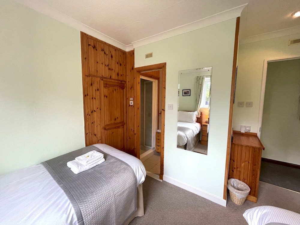 Traditional Scottish Cottage in Beautiful Location - Pass the Keys ...