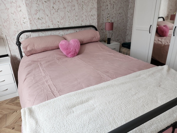 Apartment - Largs - Sleeps 4 - Pet Friendly - Largs