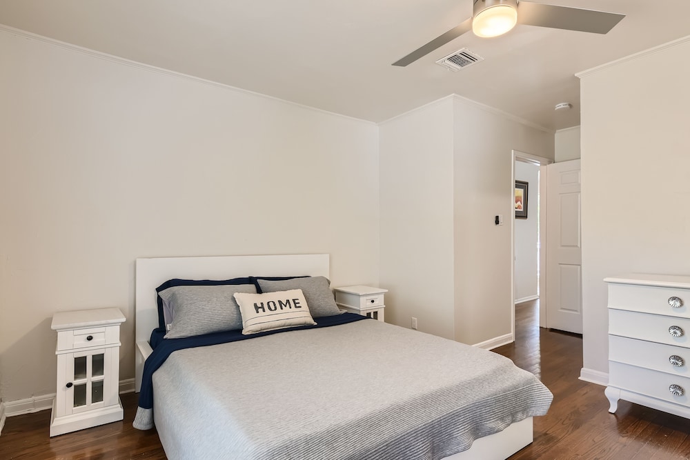 5 Mins To Downtown - 30 Day Plus - Austin