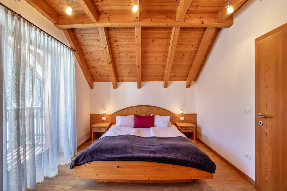 Vakantiehuis "Apartments Perfila Ferienchalet" Met Uitzicht Op De Bergen, Terras & Wifi - Olang