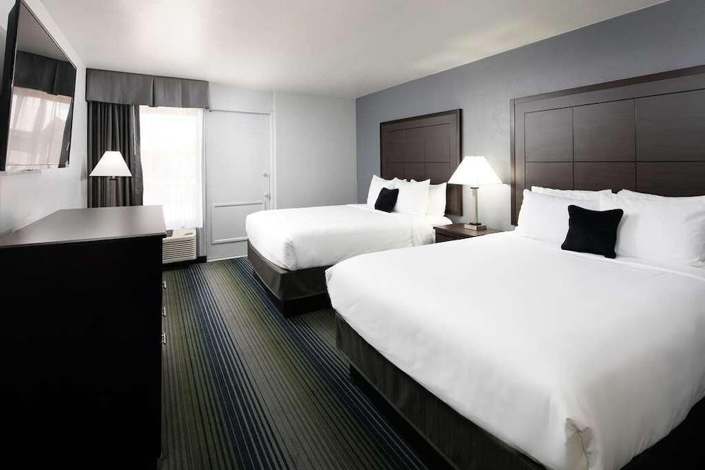 Experience The Old West At Old Tucson! 4 Rooms Nr Saguaro National Park! Pool! - Tucson, AZ
