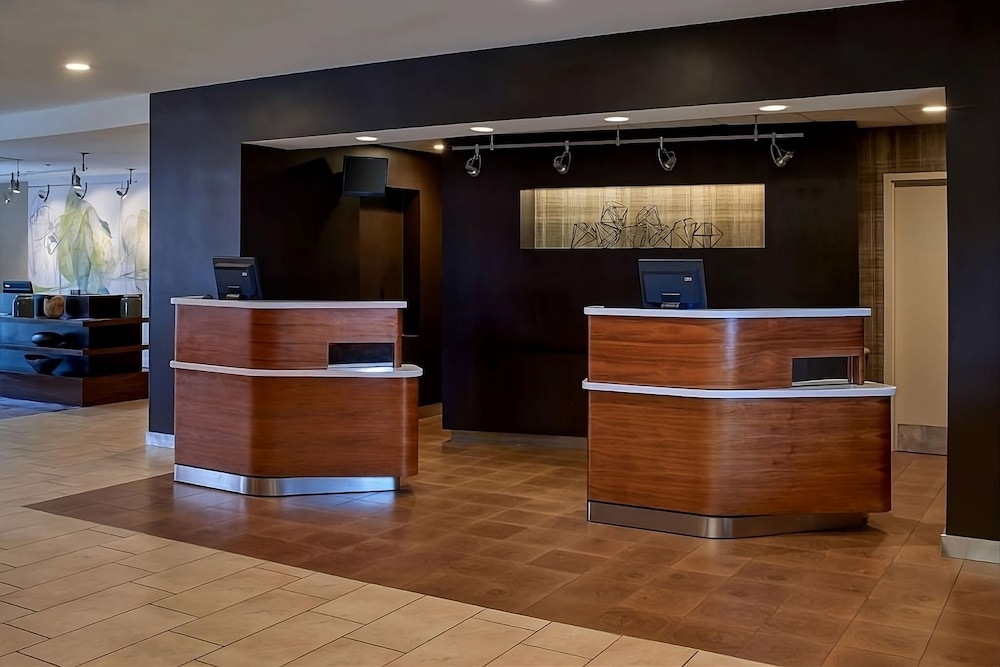 Indulge In Home-like Comfort! 2 Convenient Units, Near Bumblebee Ruins - Nora - Indianapolis
