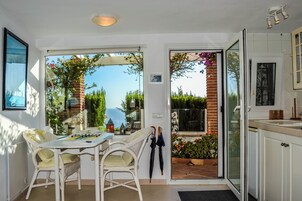 La Paloma | Sala de estar | TV de ecrã plano, Netflix, serviços de streaming 