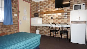 Quarto duplo standard | 1 quarto, escrivaninha, quartos à prova de som, Wi-Fi de cortesia