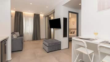 Theatrou Apt 5 - One Bedroom Apartment - Heart of Athens | Área de estar | Smart TV