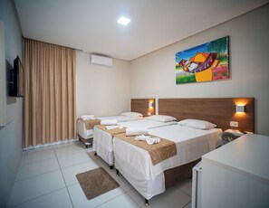 Quarto Triplo Solteiro | Quartos insonorizados, Wi-fi grátis, roupa de cama fornecida 