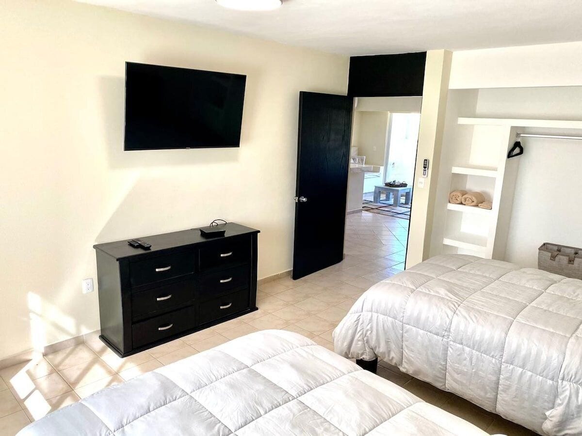 Cofres nos quartos, individualmente decorados