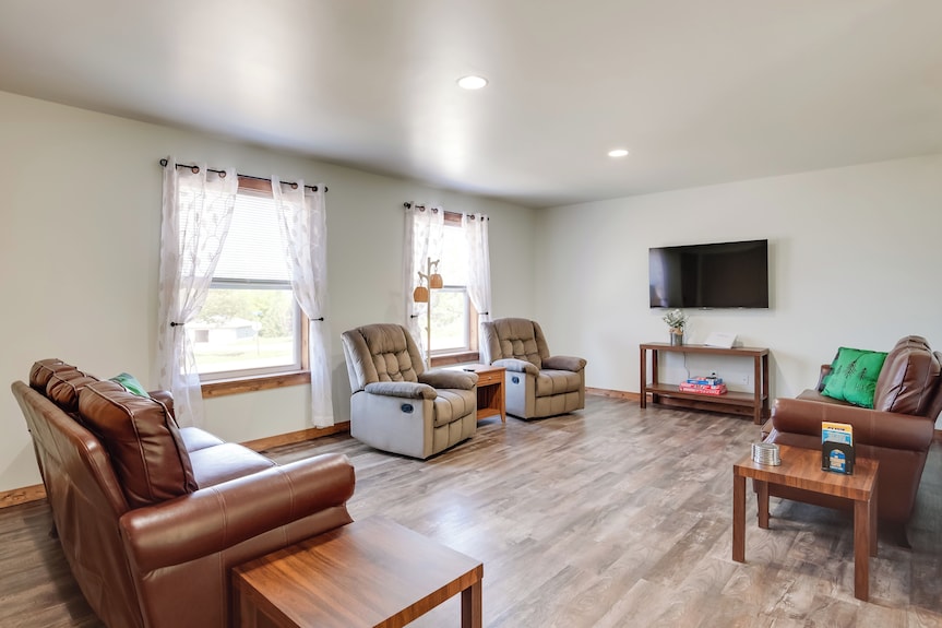 Wooded Hancock Home Near Ski & Snowmobile Trails! - Houghton, MI