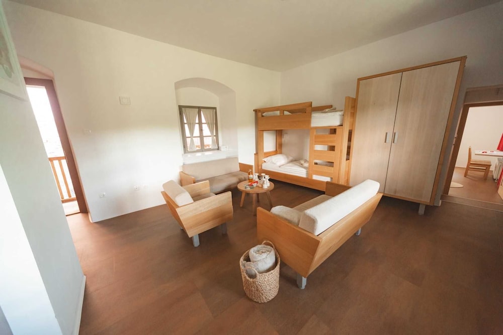 Podsreda Castle App 1 Emin - Slovenia