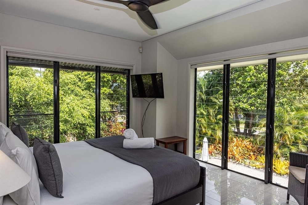 Family Friendly Home With A Private Heated Pool. Walking Distance To Four Mile Beach - Port Douglas