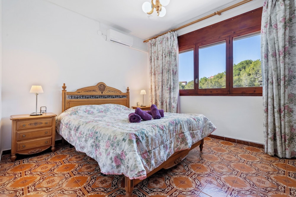 Casa De Vacaciones 'Casa Calafell' Con Vistas A La Montaña, Wi-fi Y Aire Acondicionado - Cunit