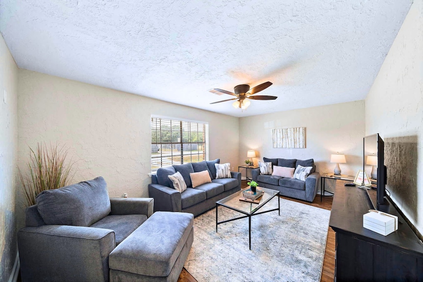 Stylish Family Home : Arcade | Kemah | Work Desk - Seabrook, TX